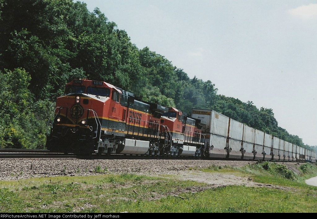 BNSF 1018
